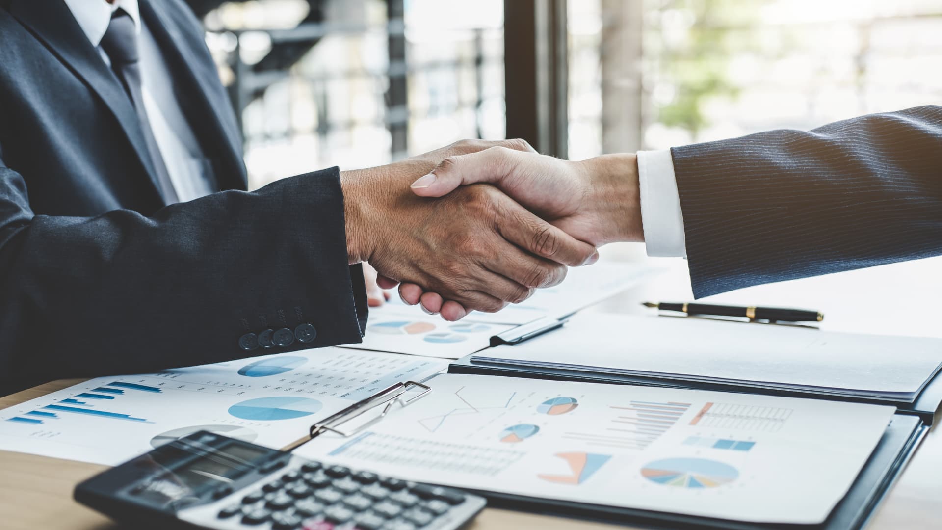 chỗ làm ăn Tiếng Anh là gì